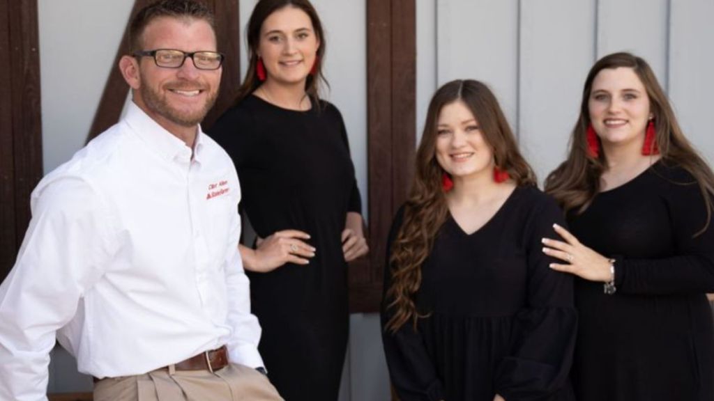 Insurance Agent - Modern Texas Living